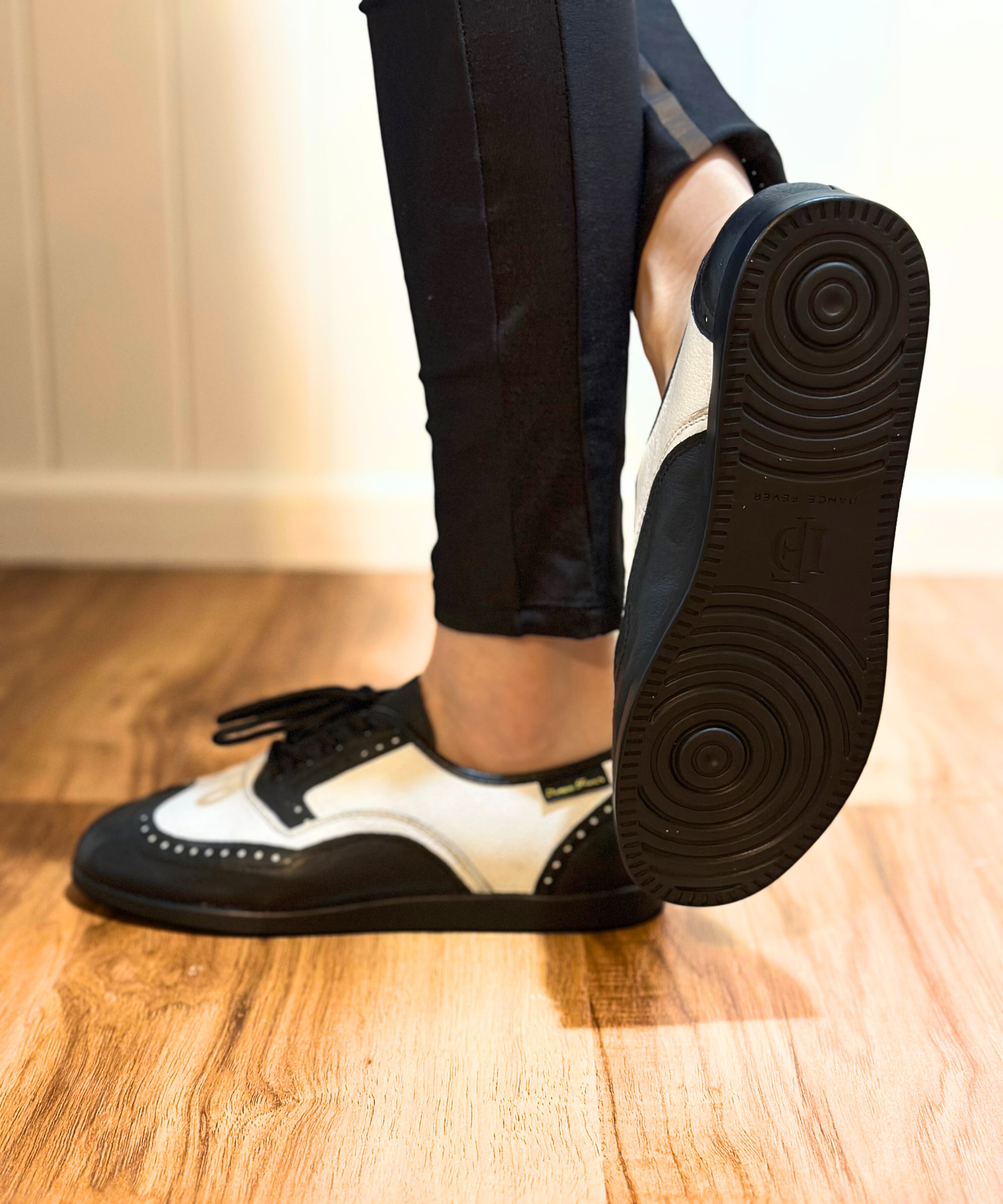 7821BW-1 Ladies, Classic, Brogue, Wingtip, Black And White Leather, wi ...