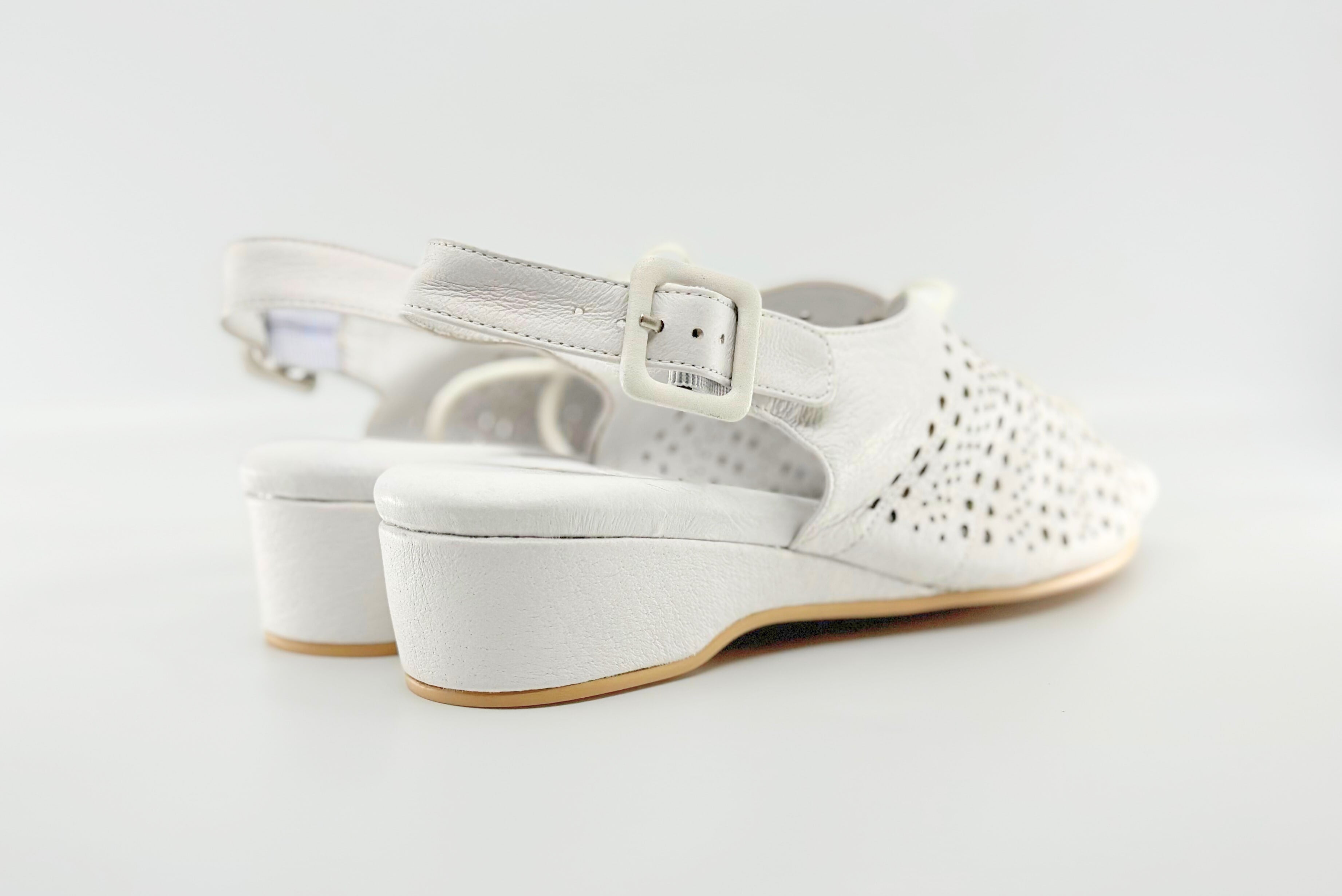 Swivel- Ladies Vintage Inspired Wedge Dance Shoes In Soft White Leathe ...